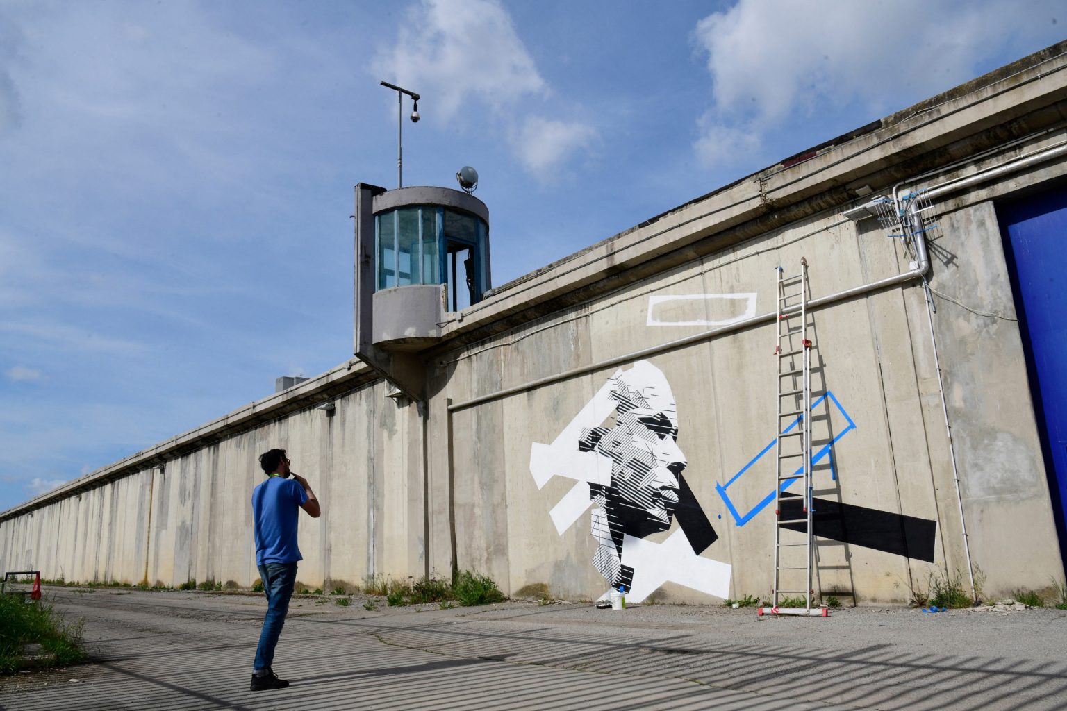 “Graffiti Art in Prison” by Martha Cooper & David Mesguich in Florence ...